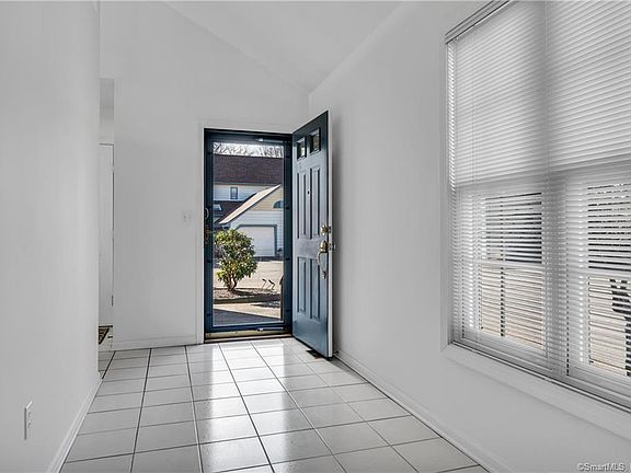 34 L Hermitage Dr #34, Shelton, CT 06484 | MLS #24001250 | Zillow