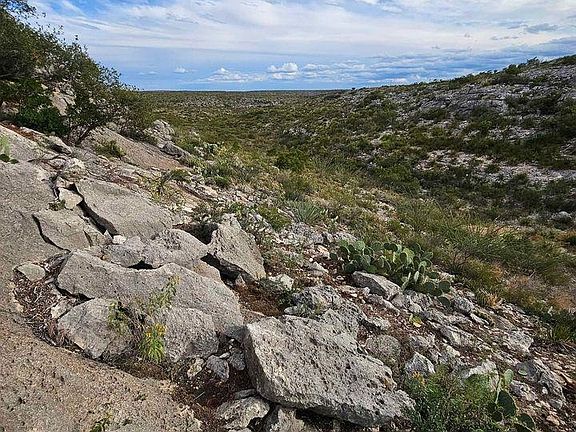 5364 Rio Diablo Pkwy #11, Del Rio, TX 78840 | MLS #204992 | Zillow