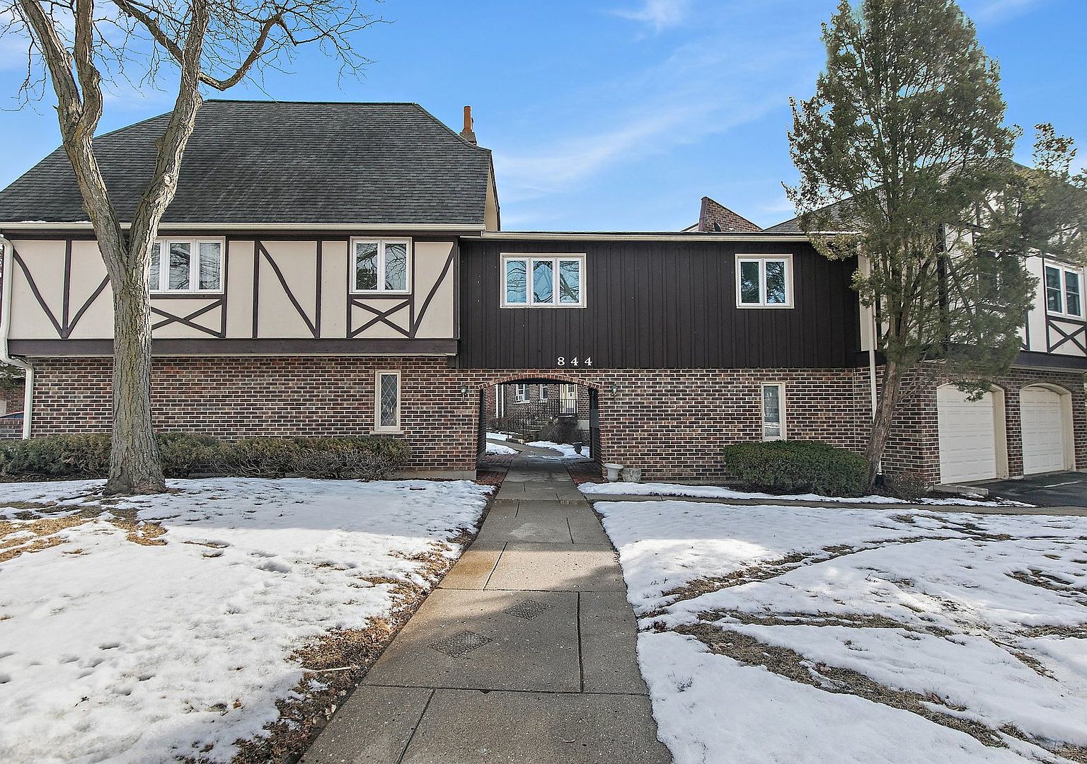844 Village Quarter Rd APT B1, Dundee, IL 60118 | Zillow