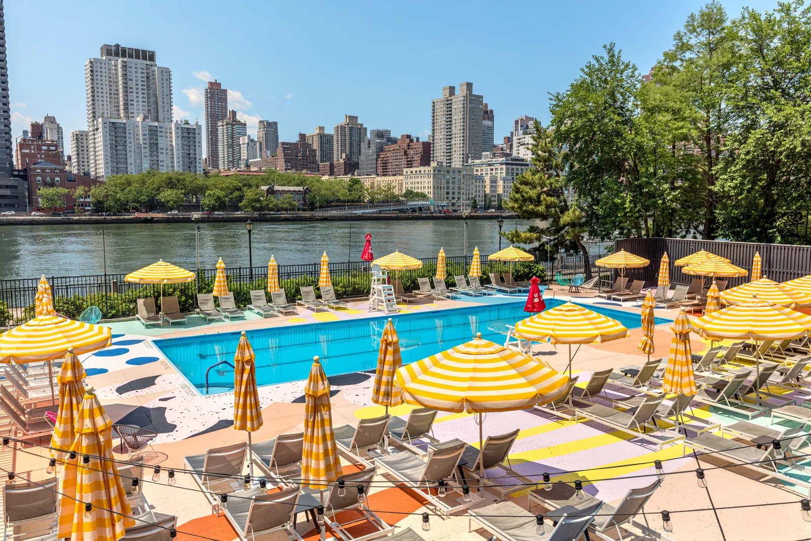 Manhattan Park at 10 River Road in Roosevelt Island : Sales, Rentals ...