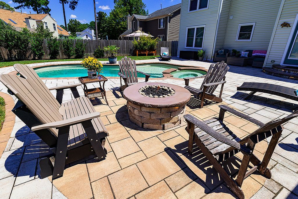 2717 Roundtree Ct, Virginia Beach, VA 23456 | Zillow