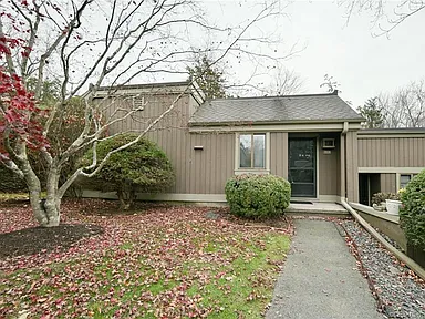 21 Heritage Cir Southbury CT | Zillow