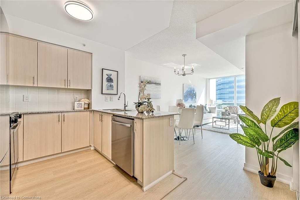 5740 Yonge St UNIT 1608, Toronto, ON M2M 0B1 | MLS #40740884 | Zillow