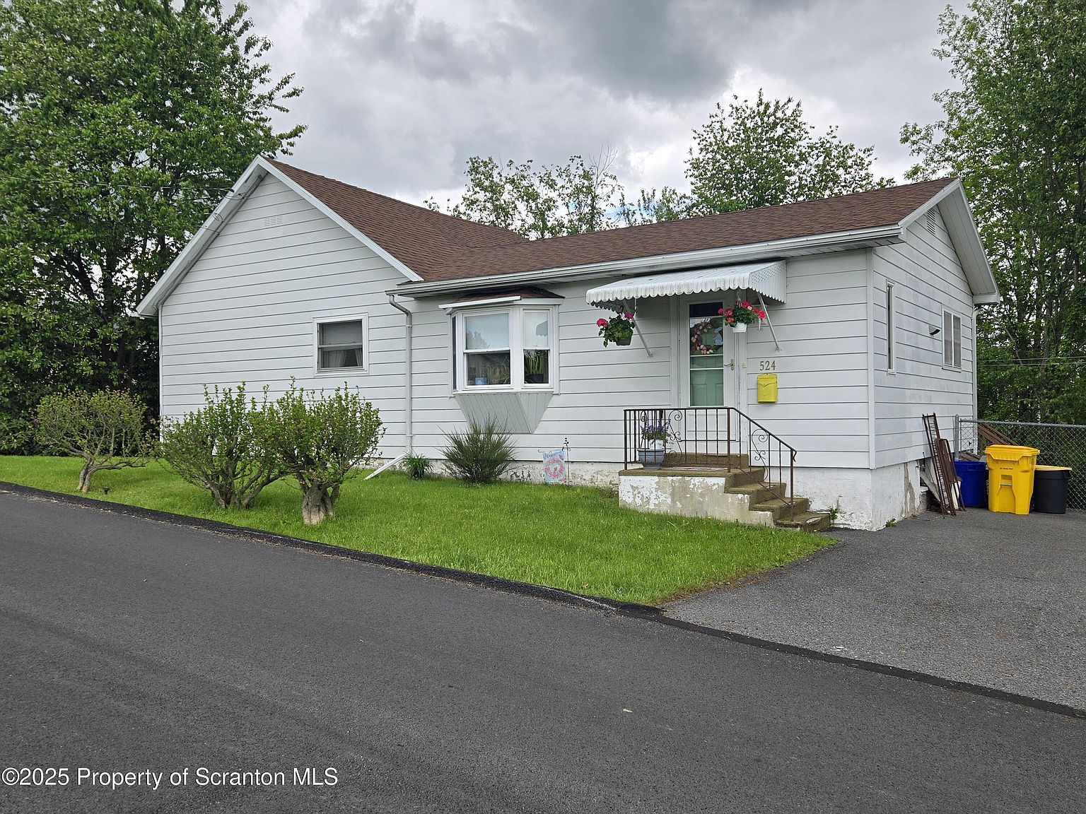 524 Thomas St, Eynon, PA 18403 | Zillow