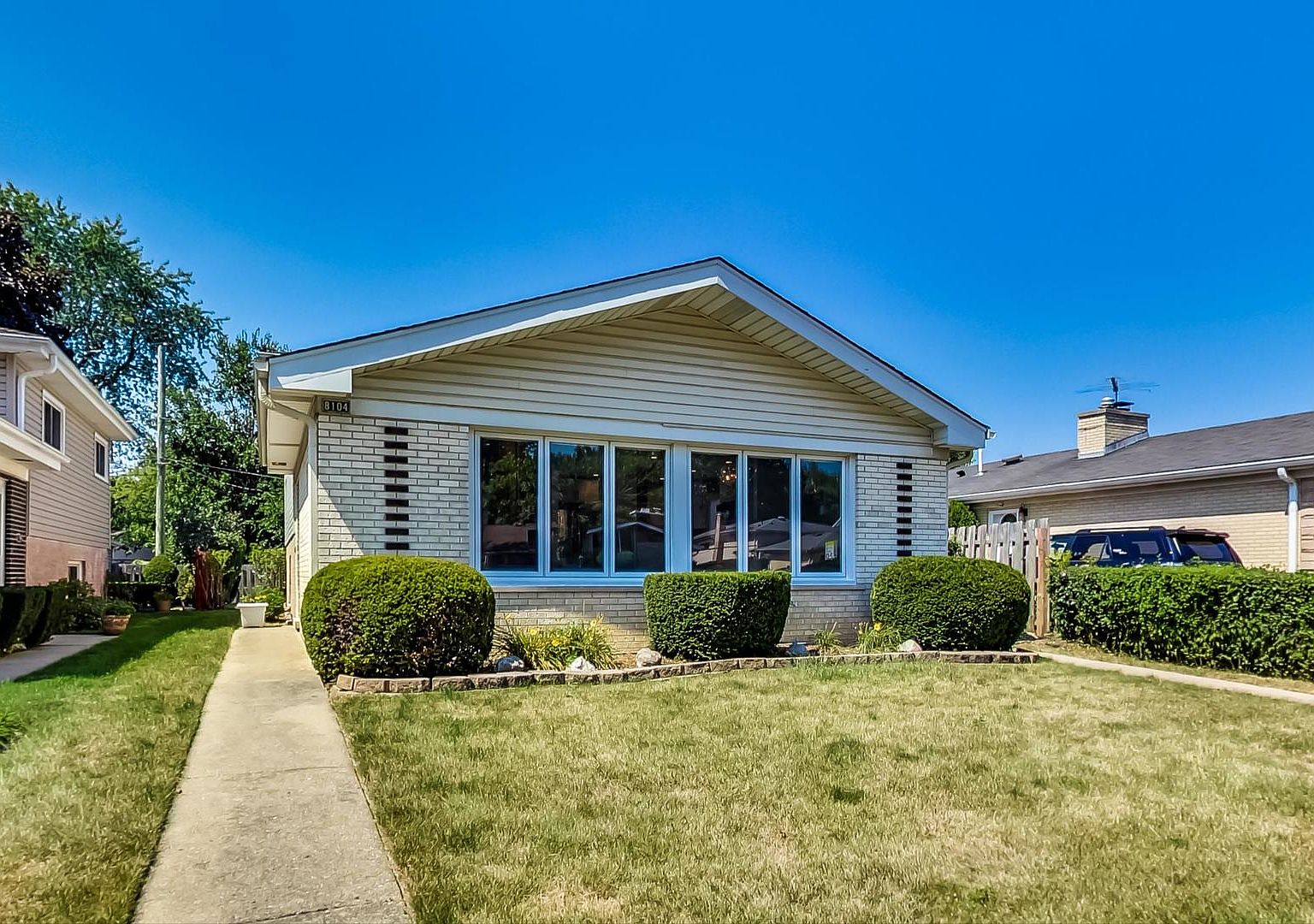 8104 Gross Point Rd, Morton Grove, IL 60053 | Zillow