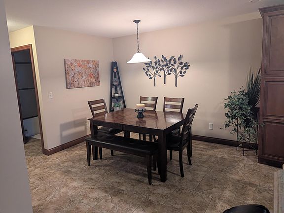 914 Winter Ridge Dr, Sidney, OH 45365 | MLS #1038035 | Zillow