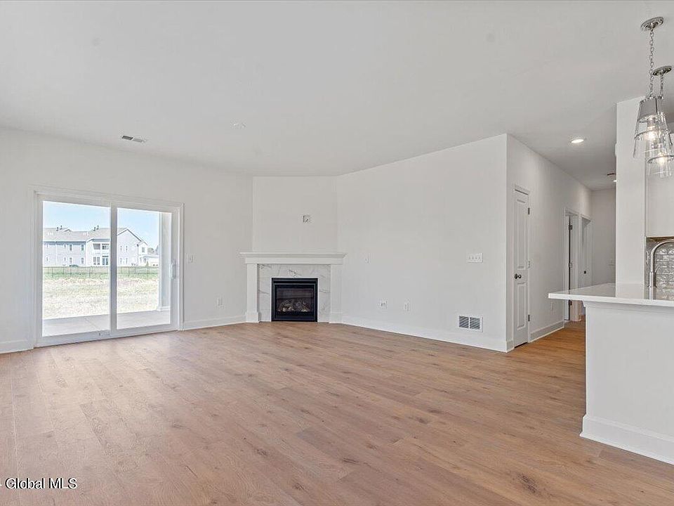 10 Kendra Court, Cohoes, NY 12047 | Zillow