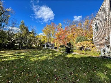 4 Breakneck Hill Rd, Lincoln, RI 02865 | Zillow