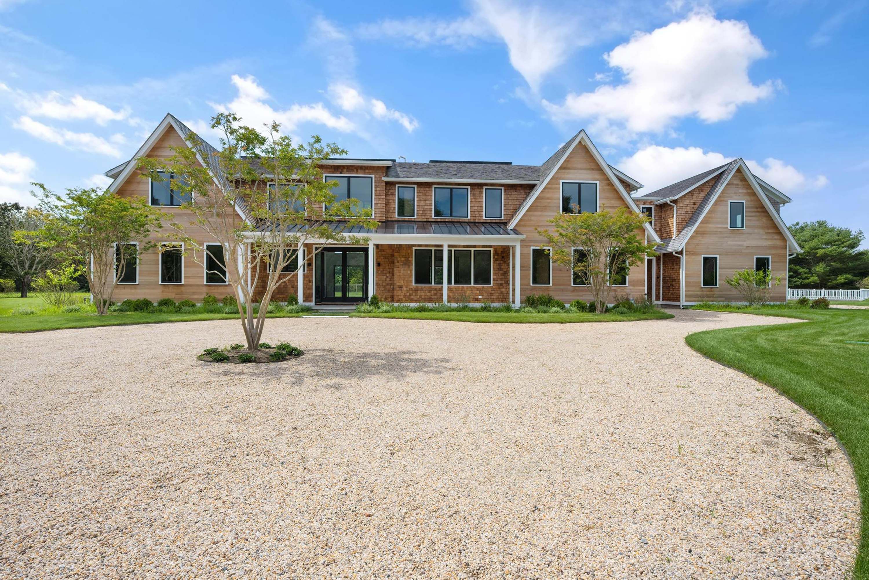 25 Fordune Ct, Southampton, NY 11968 | Out East