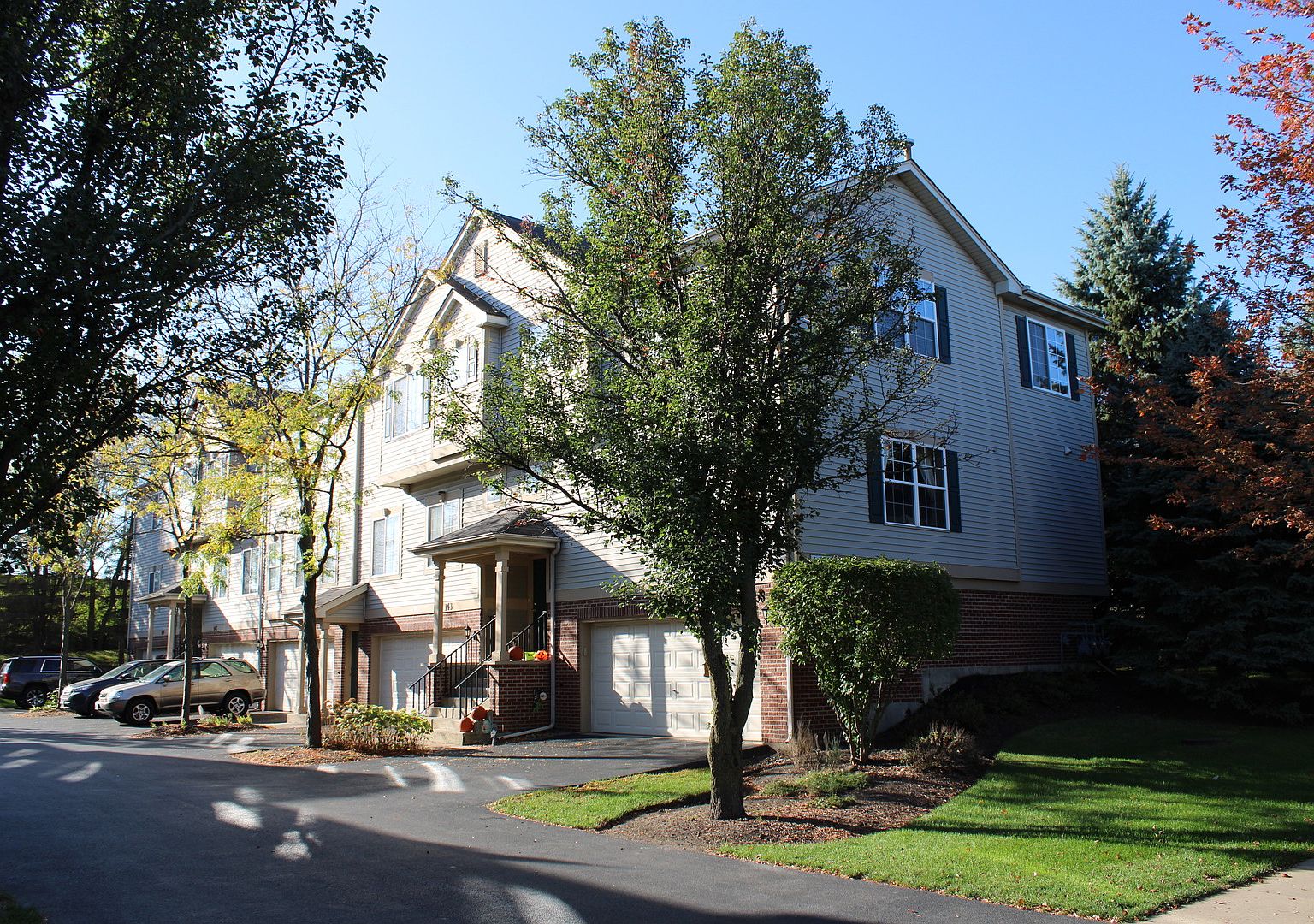 145 Monarch Dr, Streamwood, IL 60107 | Zillow