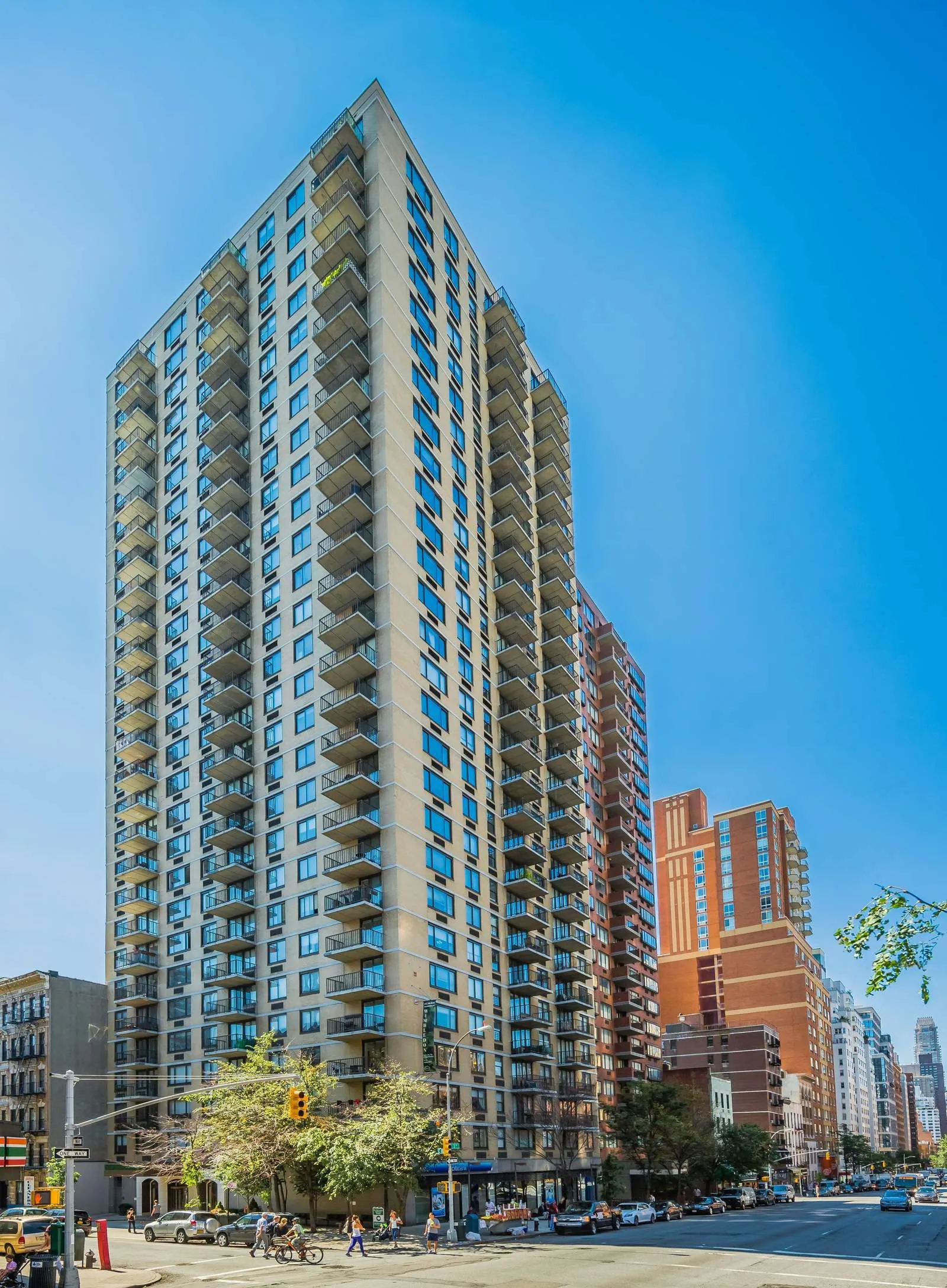 The Wimbledon at 200 East 82nd Street in Yorkville : Sales, Rentals ...