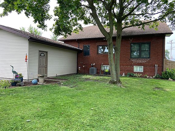 11 W Wilson St, Henning, IL 61848 | Zillow