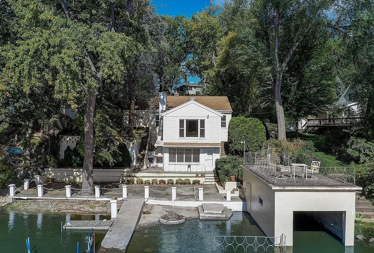 9692 NorthEast Badger Heights, Edgerton, WI 53534 | Zillow