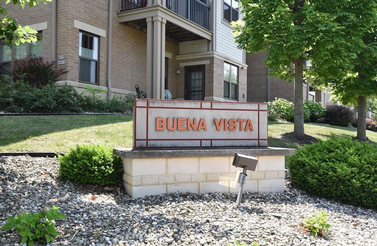 W129N6811 Northfield DRIVE UNIT 107, Menomonee Falls, WI 53051 | Zillow