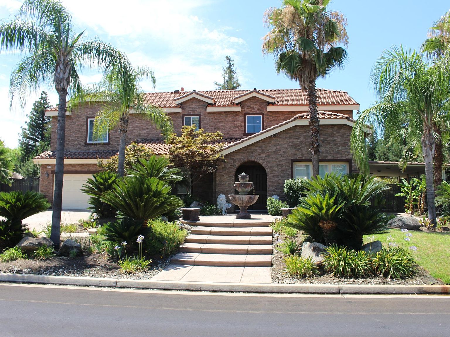 2478 Rall Ave Clovis Ca 93611 Zillow
