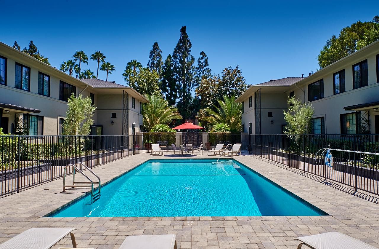 1251 N Crescent Heights Blvd APT B, West Hollywood, CA 90046 | Zillow