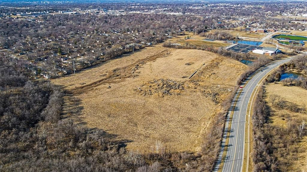 1471 SE Adams Dairy Rd, Blue Springs, MO 64014 | Zillow