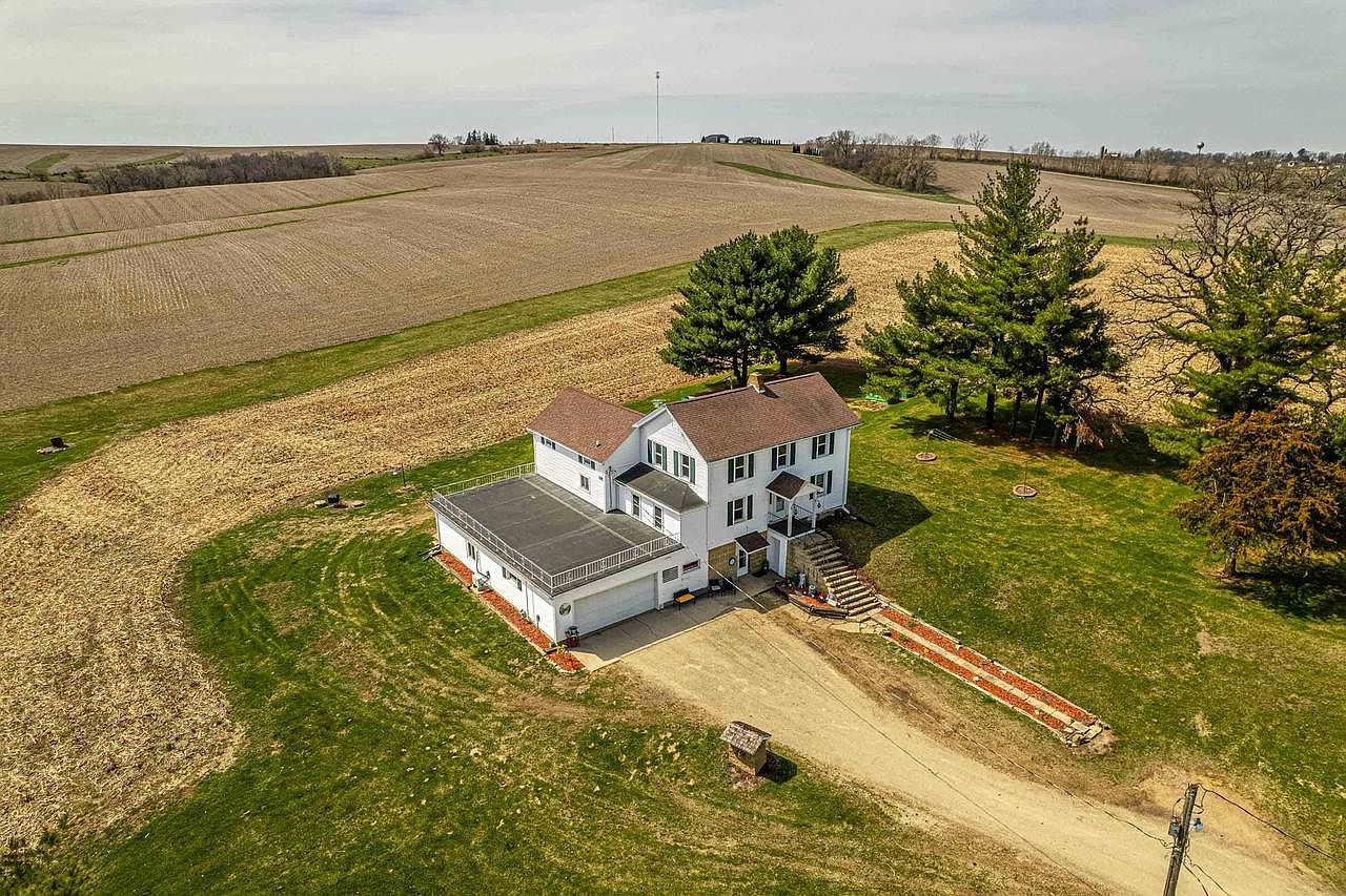 1943 Highway 11, South Wayne, WI 53587 | Zillow