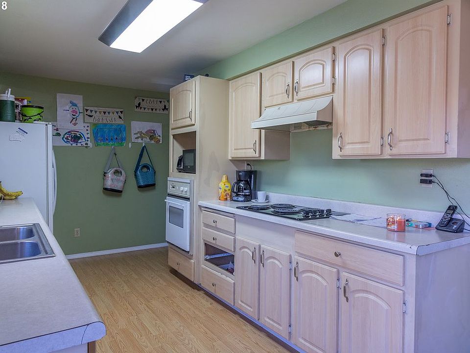 1080 W Ridgeway Ave, Hermiston, OR 97838 | Zillow