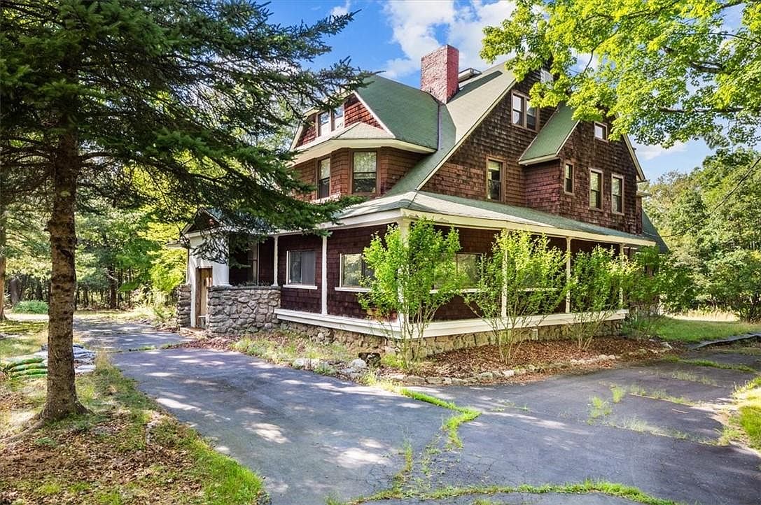 18 Columbian Drive, Wurtsboro, NY 12790 | Zillow