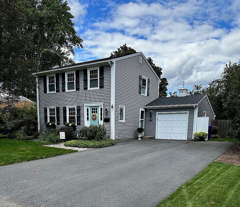 10 Circle Dr, Riverside, RI 02915 | Zillow