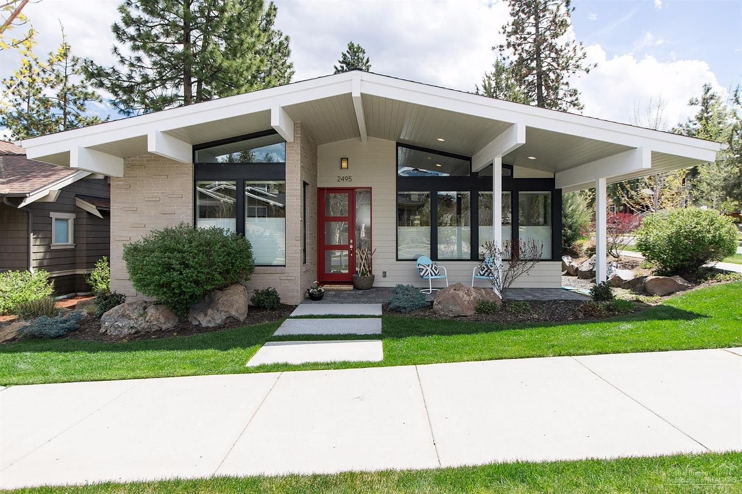2495 NW Crossing Dr, Bend, OR 97703 | Zillow