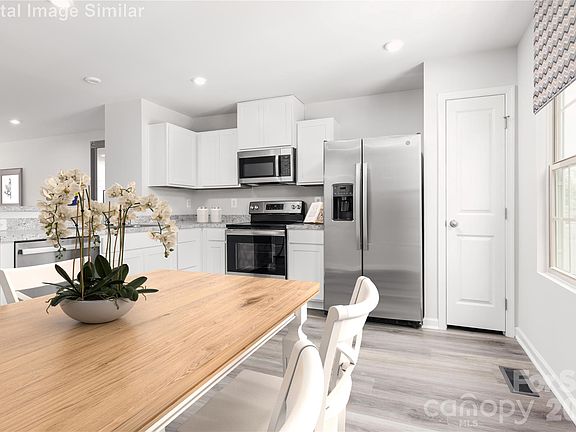 4142 Vallhorn Ln, Charlotte, NC 28213 | MLS #4382081 | Zillow
