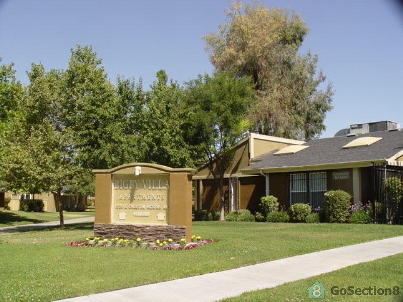 1329 E Rev Chester Riggins Ave, Fresno, CA 93706 | Zillow