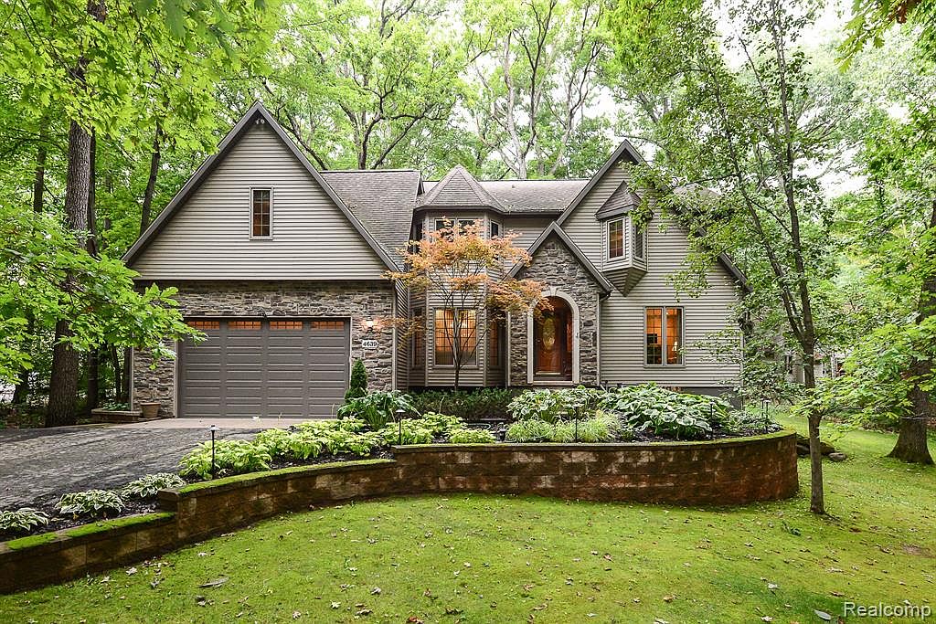 4639 Bee Ln, Whitmore Lake, MI 48189 | MLS #20230076608 | Zillow