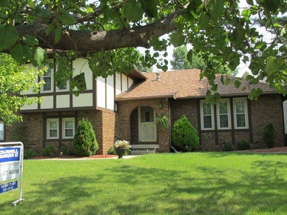 4546 Cresthaven Ln, Decatur, IL 62526 | Zillow