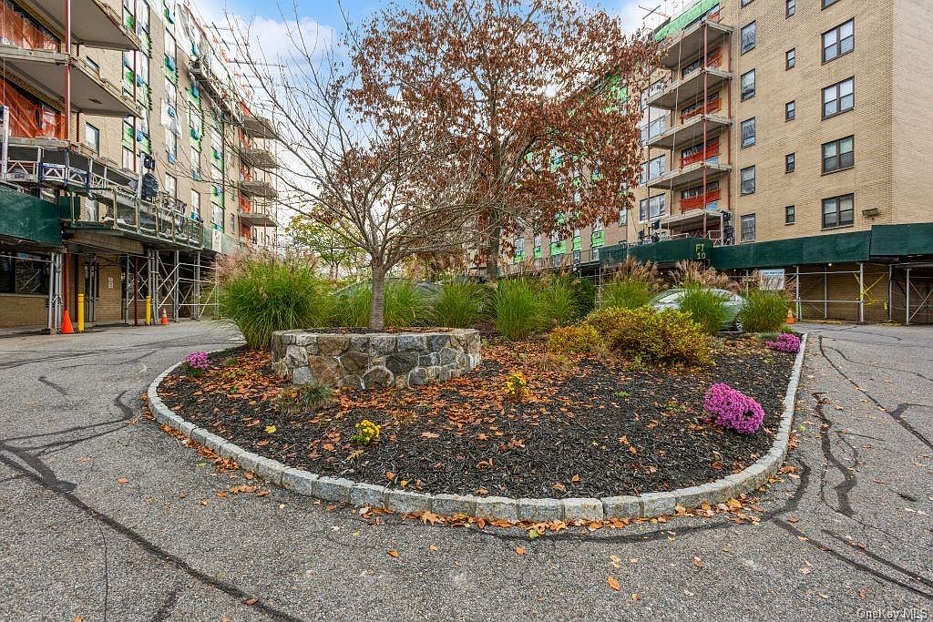 35 Stewart Place UNIT 402, Mount Kisco, NY 10549 | MLS #H6276784 | Zillow