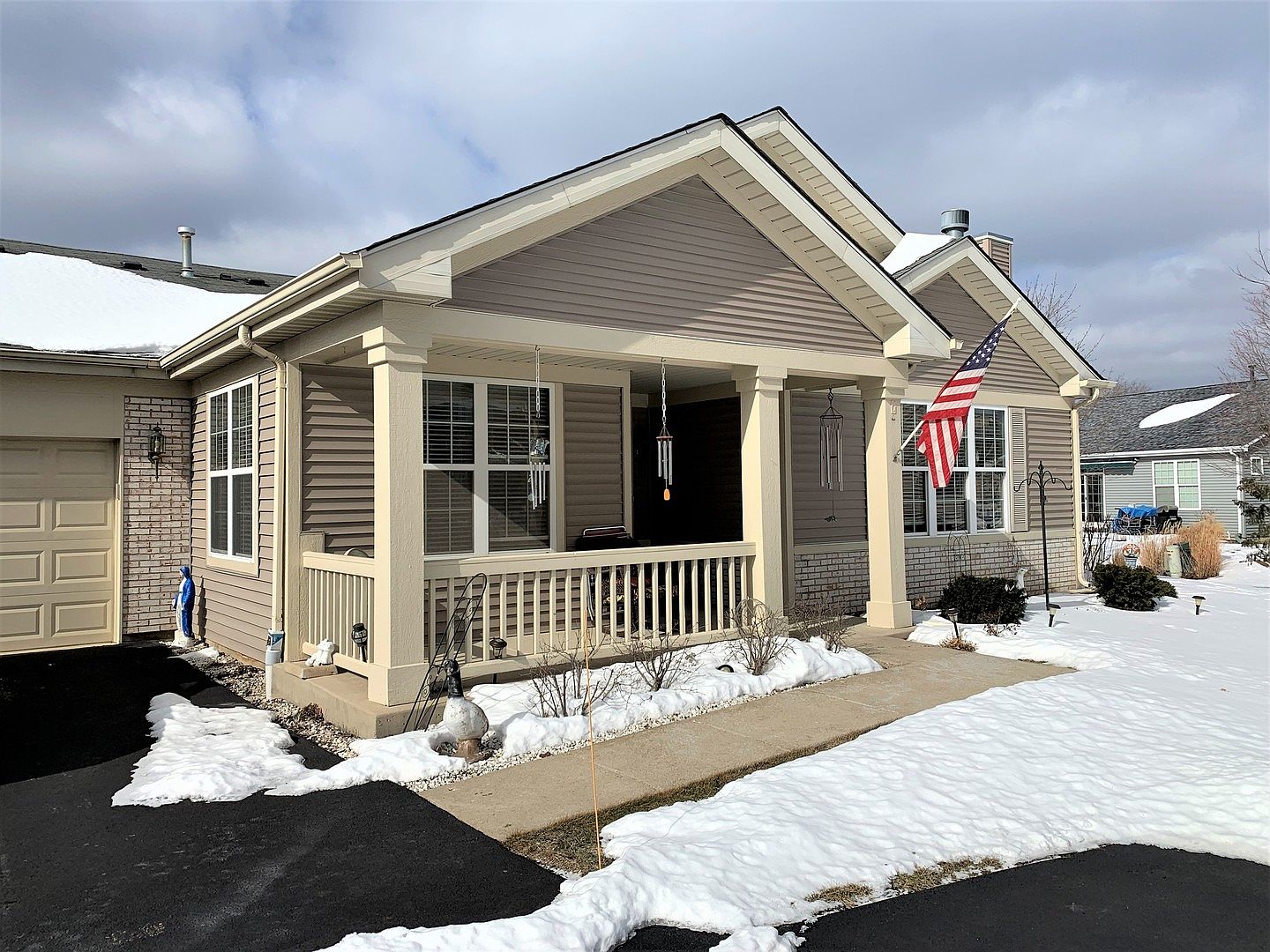 16465 Buckner Pond Way, Crest Hill, IL 60403 | Zillow