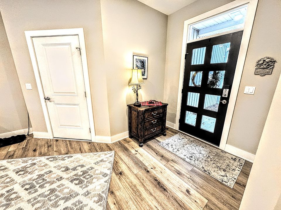 6767 Creekside View Dr SE, Grand Rapids, MI 49548 | Zillow