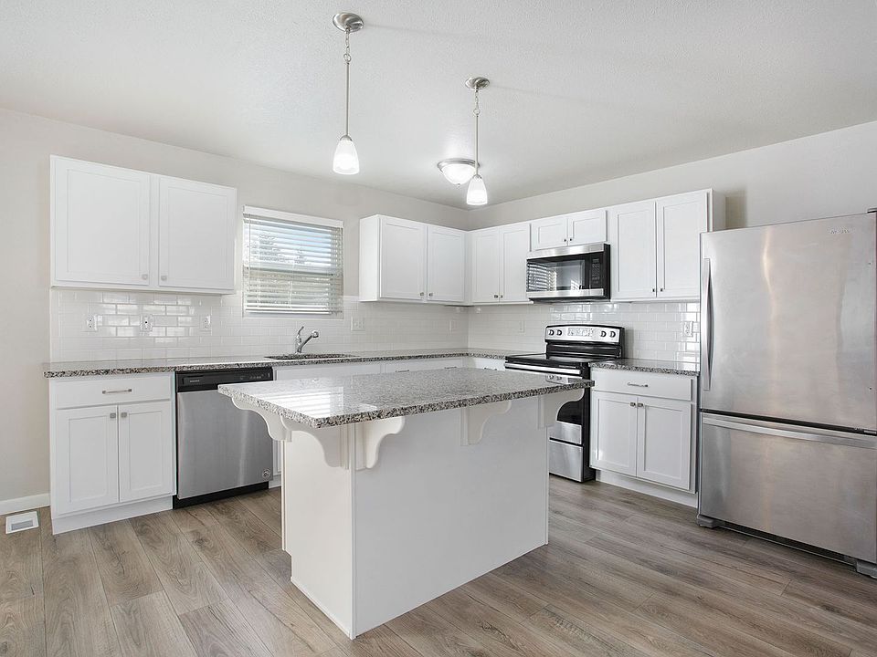 5524 Eagle Glen Dr SW, Wyoming, MI 49509 | Zillow