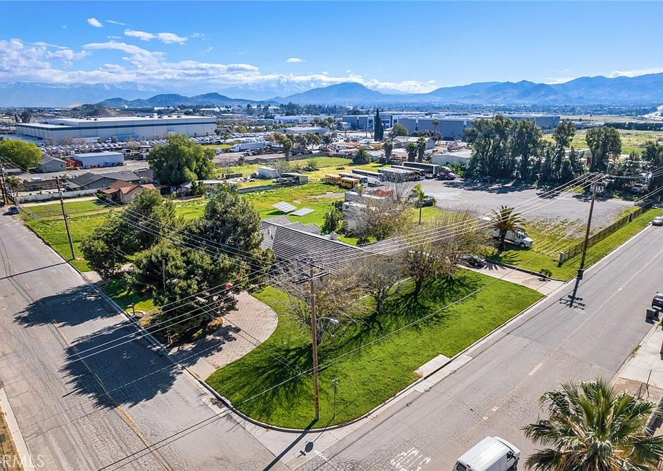 2756 Avalon St #1, Riverside, CA 92509 | MLS #CV24065403 | Zillow