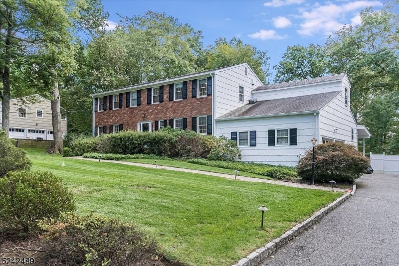 8 Princeton Rd, Livingston, NJ 07039 | MLS #3865753 | Zillow