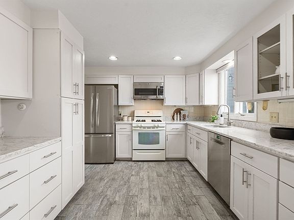 158 Brook Farm Rd #158, West Roxbury, MA 02132 | Zillow