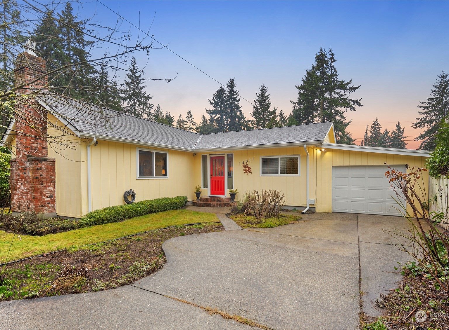14011 Roslyn Place N, Seattle, WA 98133 | Zillow