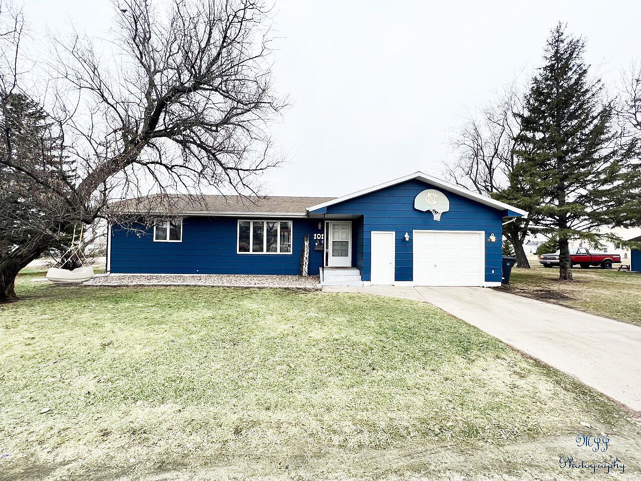 101 Wisconsin Ave, Roscoe, SD 57471 | Zillow