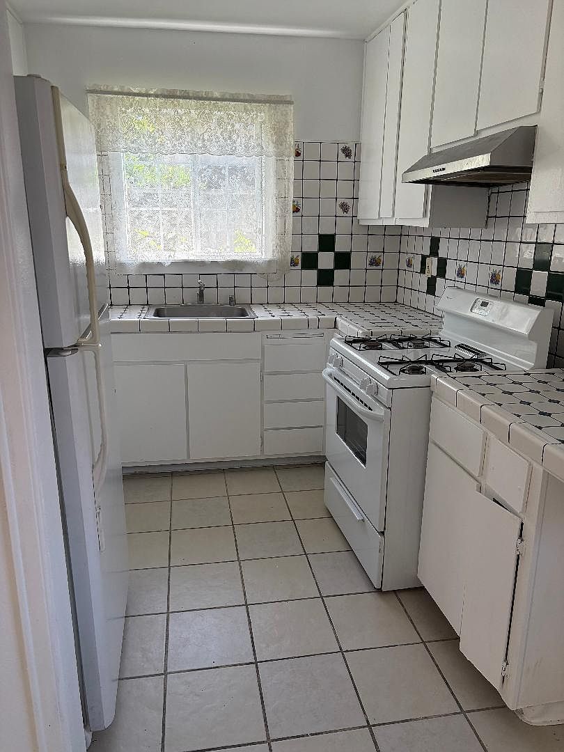400 Ronan Ave APT B, Gilroy, CA 95020 | Zillow