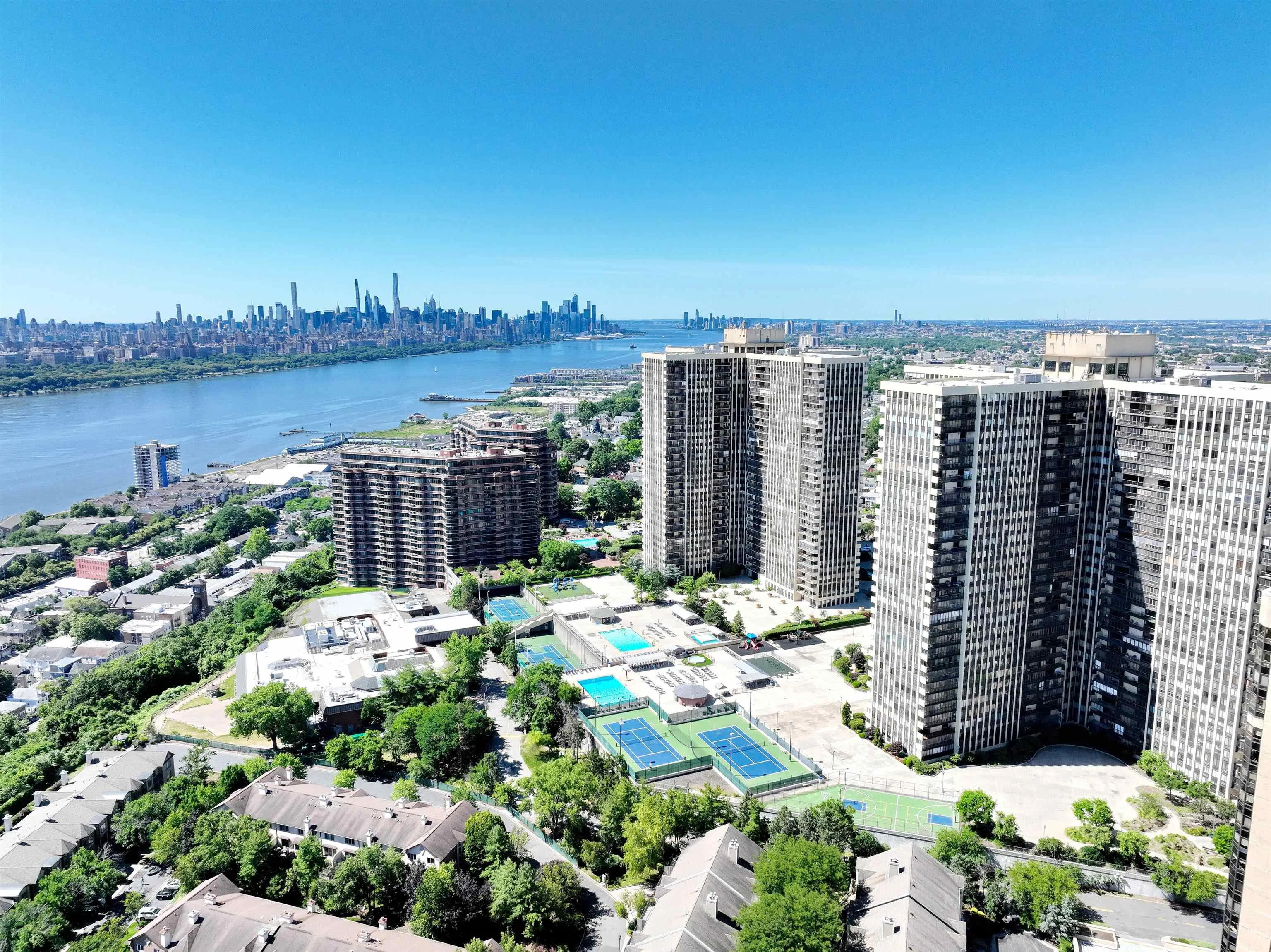 200 Winston Drive #2116 in Cliffside Park, New Jersey | StreetEasy