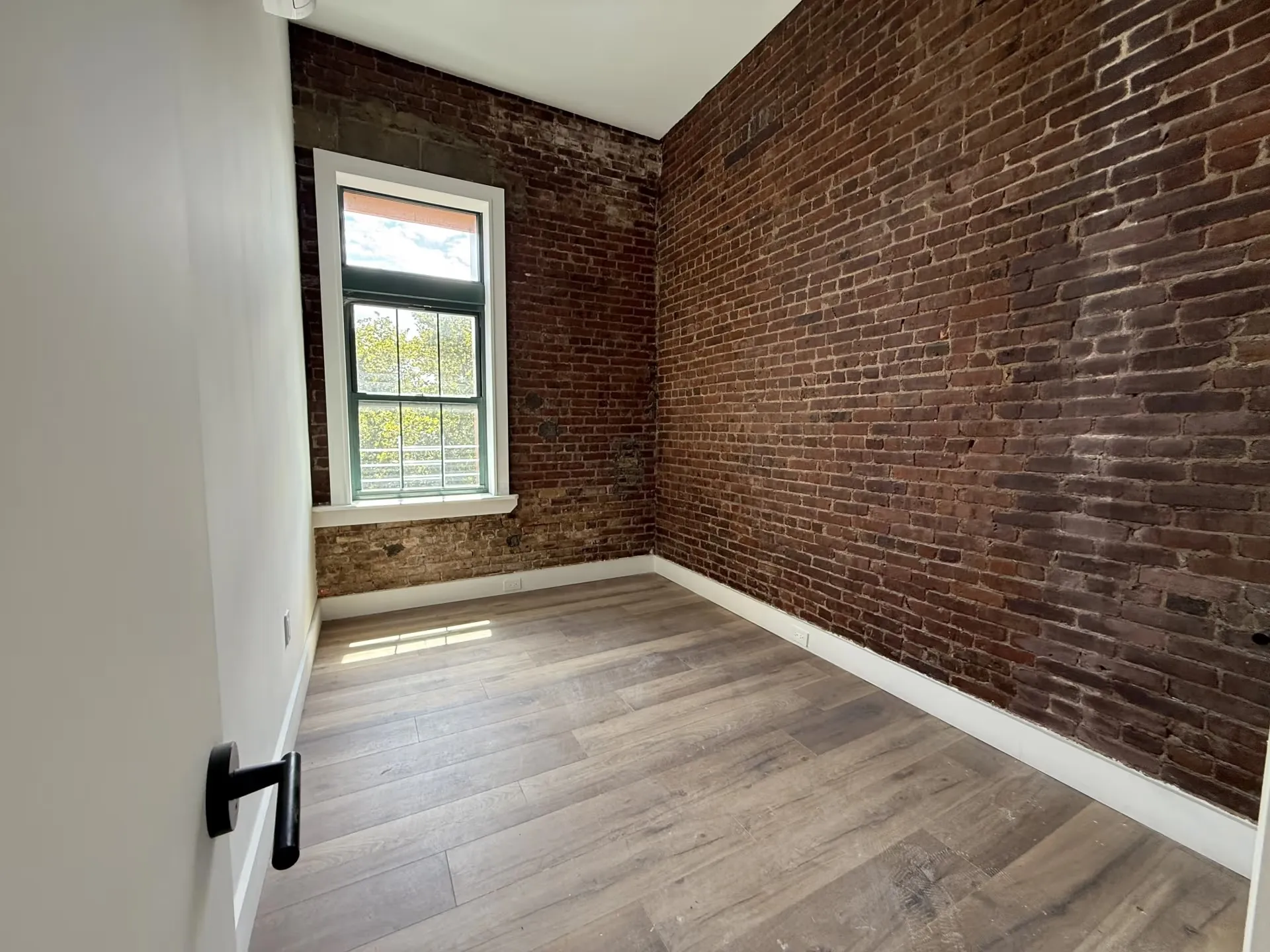 16 Howard Avenue #4D in Stuyvesant Heights, Brooklyn | StreetEasy