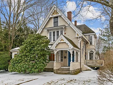 74 Main St Wakefield RI | Zillow