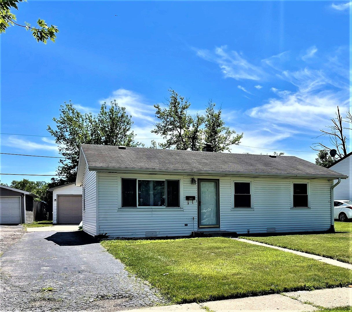 2437 Kennedy Dr, North Chicago, IL 60064 | Zillow