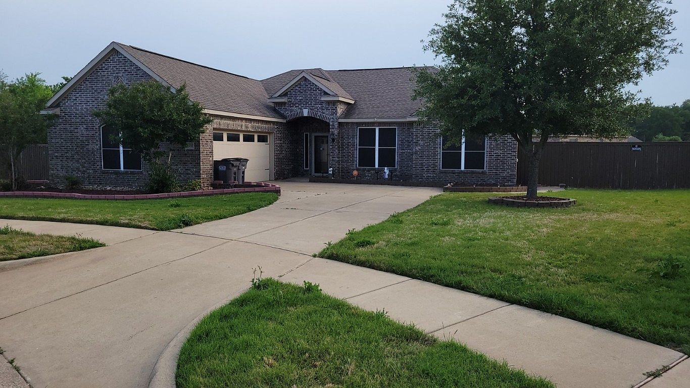 504 Ivy Ct, Red Oak, TX 75154 | MLS #20329614 | Zillow