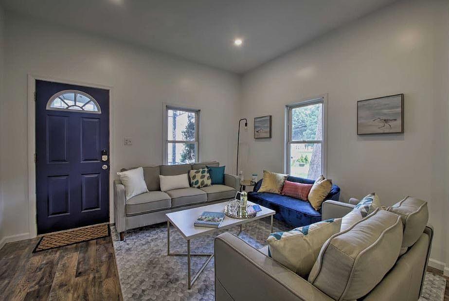 105 W Michigan Ave, Chesterton, IN 46304 | Zillow