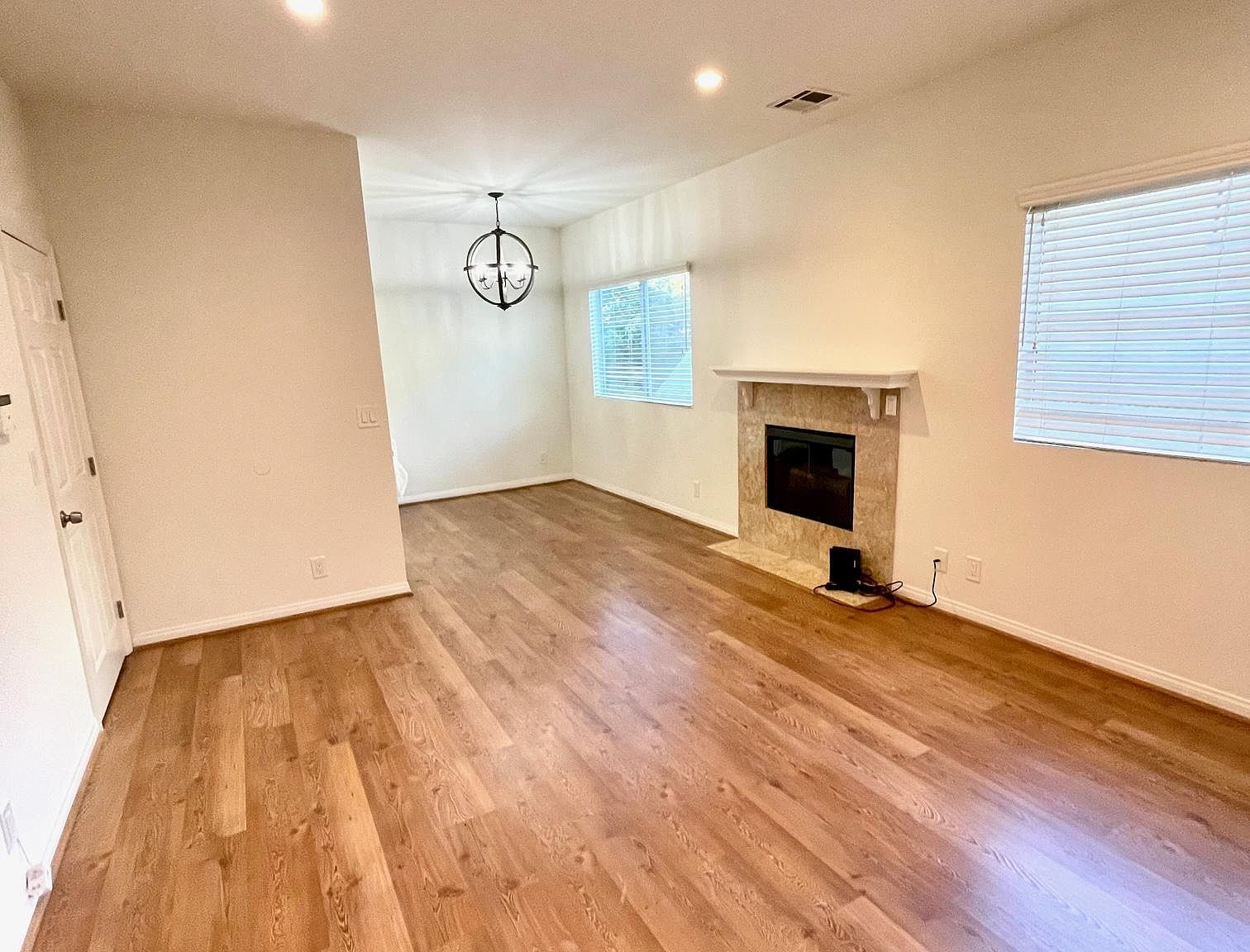 11565 Riverside Dr APT 5, North Hollywood, CA 91602 | Zillow