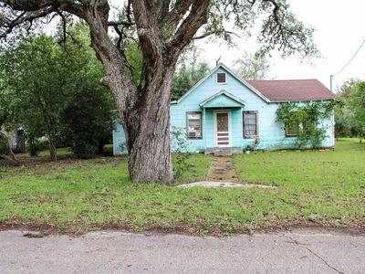 121 N Connable St, Tuleta, TX 78162 | MLS #112742 | Zillow