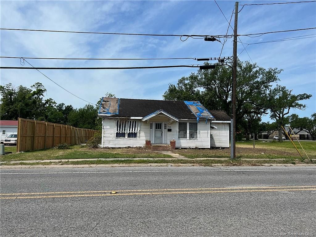 713 Miller Ave, Sulphur, LA 70669 | MLS #SWL25000188 | Zillow