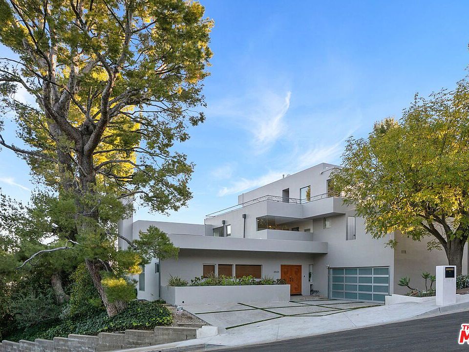 2501 Banyan Dr, Los Angeles, CA 90049 | Zillow